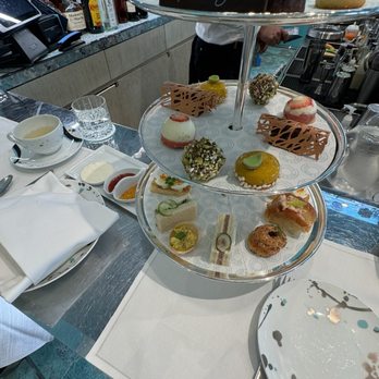 THE BLUE BOX CAFE - Updated March 2025 - 926 Photos & 190 Reviews - 727 ...