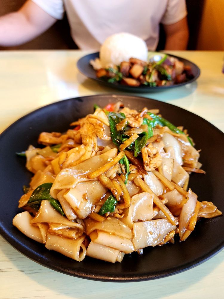 THE CHOMP - Updated August 2025 - 133 Photos & 63 Reviews - 3200 SE ...