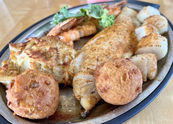 SURF RIDER GRILL - Updated October 2025 - 90 Photos & 79 Reviews - 2100 ...