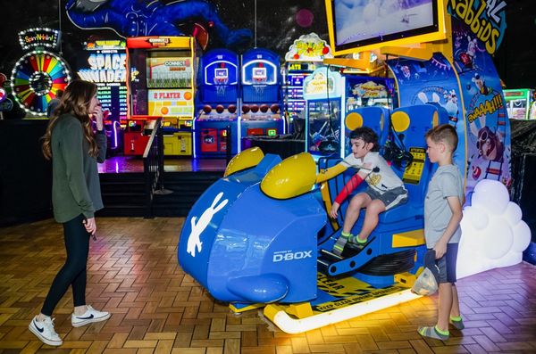 THRIVE FAMILY FUN CENTER - Updated December 2025 - 13 Photos - 400 ...