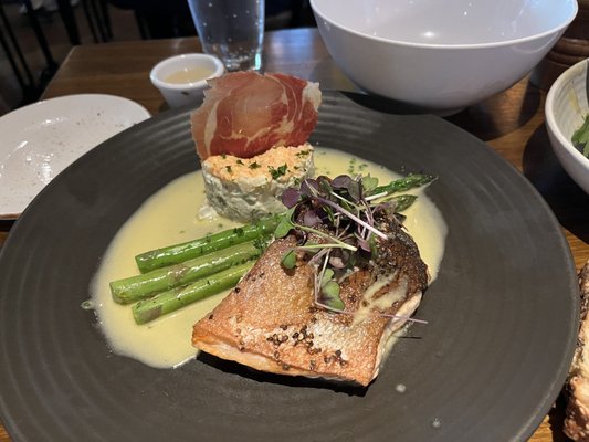 WATERFRONT SEAFOOD-BAR-GRILL - Updated April 2025 - 3 Southgate Ave ...