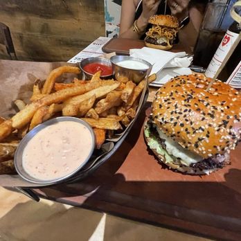 HAMBRGR - Updated September 2025 - 276 Photos & 233 Reviews - 49 King ...