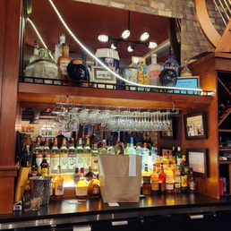 HOBO’S TAVERN - Updated May 2025 - 57 Photos & 170 Reviews - 1411 ...