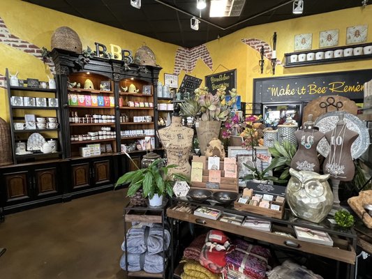 BUMBLEBEE BLOOMS FLOWER BOUTIQUE - 88 Photos & 102 Reviews - 135 N Sierra St, Reno, Nevada ...