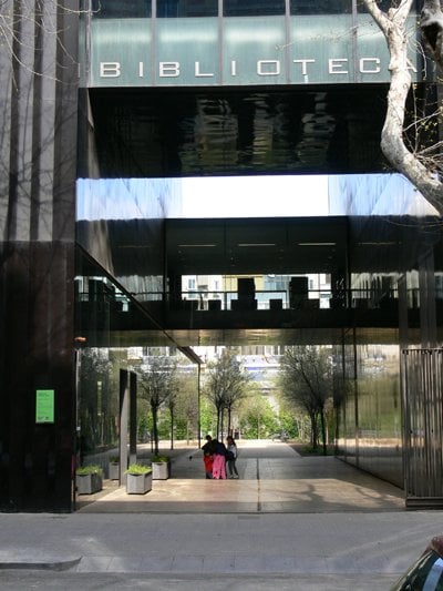 BIBLIOTECA SANT ANTONI - JOAN OLIVER - Updated June 2024 - Carrer del ...