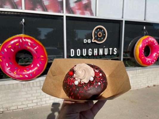 DG DOUGHNUTS - Updated December 2025 - 1443 Photos & 490 Reviews - 29 W ...