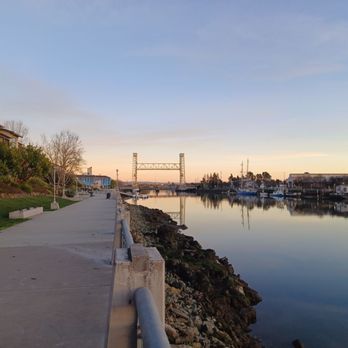 FRUITVALE BRIDGE - Updated January 2026 - 28 Photos - Tilden Way ...