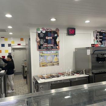 SUNDAES THE ICE CREAM PLACE - Updated October 2025 - 89 Photos & 88 ...