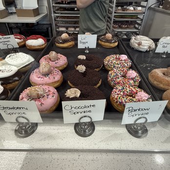 DG DOUGHNUTS - Updated June 2025 - 1425 Photos & 480 Reviews - 29 W ...