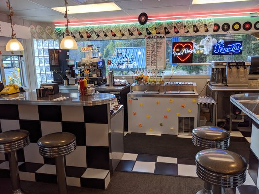 59ER DINER - 292 Photos & 259 Reviews - 15361 US Hwy 2, Leavenworth ...