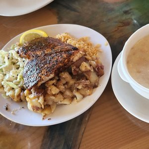 PAIA FISH MARKET - 2055 Photos & 2292 Reviews - 100 Hana Hwy, Paia, HI ...