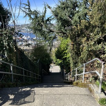 HOWE STREET STAIRS - Updated December 2025 - 29 Photos & 28 Reviews ...