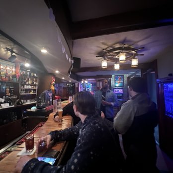 PARROTS BAR & GRILL - Updated January 2026 - 24 Photos & 91 Reviews ...