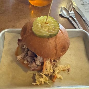 HOPS & HOGS COUNTRY SMOKEHOUSE - Updated May 2025 - 99 Photos & 82 ...