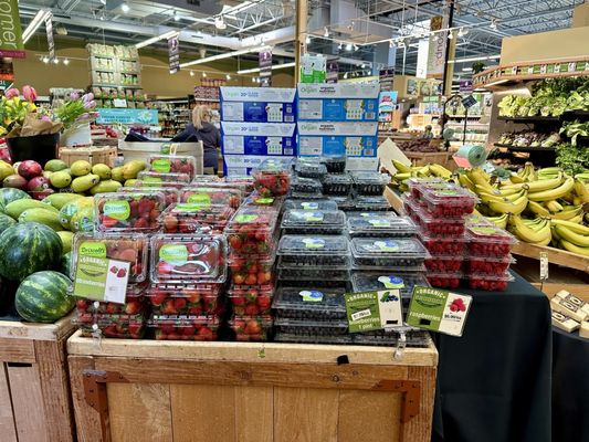 ROOTS MARKET - Updated July 2025 - 52 Photos & 118 Reviews - 16800 ...