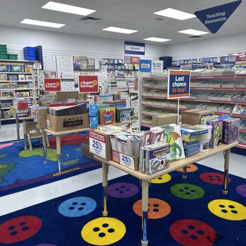 LAKESHORE LEARNING STORE - Updated October 2025 - 28 Photos - 5795 S ...