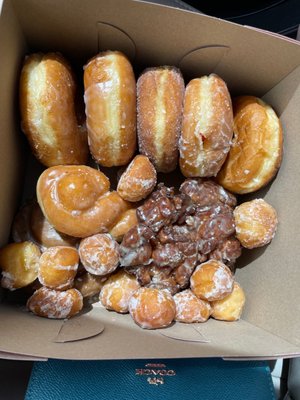 CAROL LEE DONUT SHOP - 19 Photos & 49 Reviews - Donuts - 7200 Meade St ...