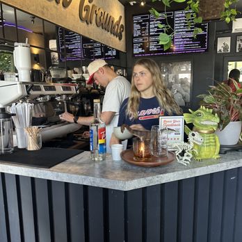 HIDDEN GROUNDS COFFEE - Updated July 2024 - 155 Photos & 48 Reviews ...