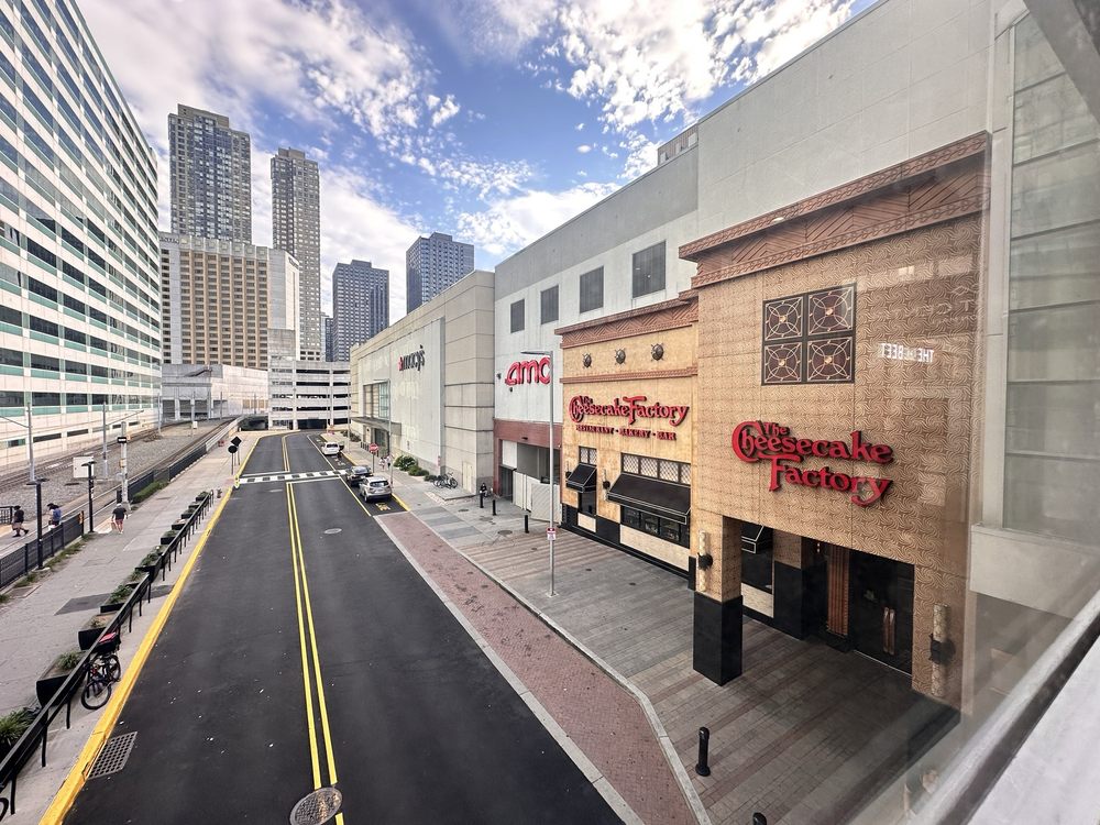 NEWPORT CENTRE - Updated August 2024 - 199 Photos & 256 Reviews - 30 Mall Dr W, Jersey City, New ...