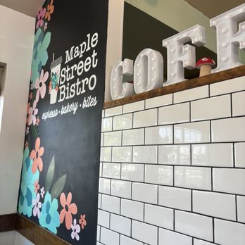 MAPLE STREET BISTRO - Updated December 2025 - 261 Photos & 302 Reviews ...