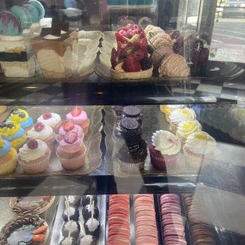 CAKED LAS VEGAS - Updated August 2025 - 424 Photos & 455 Reviews - 7175 ...