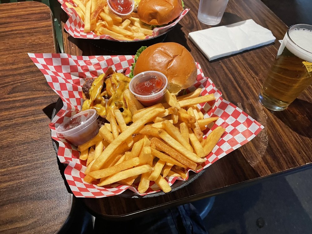 COMO TAP - Updated June 2025 - 53 Photos & 33 Reviews - 2124 Como Ave ...