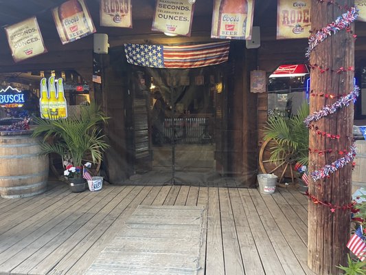 HOPPERS CORNER BAR AND SALOON - Updated October 2025 - 10770 Main St ...