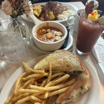 LITTLE DUCK DINER - 1574 Photos & 1091 Reviews - 150 W Saint Julian St ...