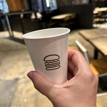 SHAKE SHACK FLORIDA MALL - Updated November 2025 - 224 Photos & 116 ...