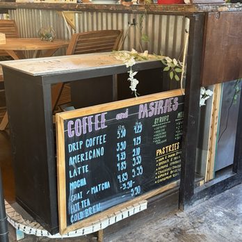 WET CLAY CAFE - Updated December 2025 - 117 Photos & 68 Reviews - 1109 ...