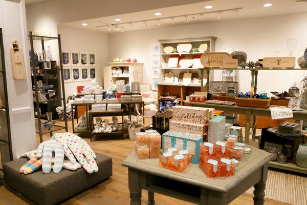 PURITAN CAPE COD - Updated December 2025 - 27 Photos & 26 Reviews - 408 Main St, Hyannis ...