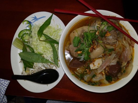 PHO 515 - 211 Photos & 98 Reviews - 801 University Ave, Des Moines ...