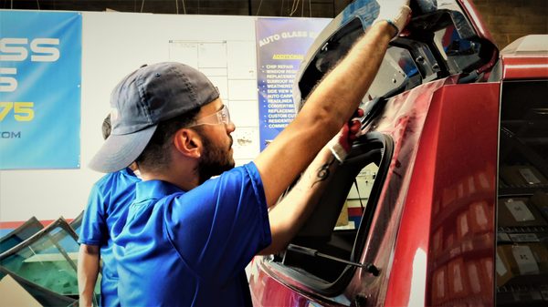 AUTO GLASS EXPRESS - Updated October 2025 - 39 Photos & 84 Reviews ...