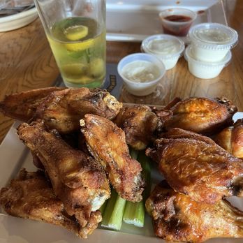 SIDESTREET GRILLE & PUB - Updated January 2026 - 34 Photos & 35 Reviews ...