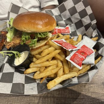 KIKI’S CHICKEN AND WAFFLES - Updated May 2026 - 59 Photos & 50 Reviews ...