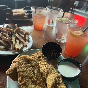 LEVEL TWO BAR & ROOFTOP - Updated December 2025 - 70 Photos & 141 ...