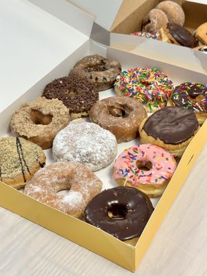 FLANDERS DONUT & BAKE SHOP - Updated October 2025 - 128 Photos & 177 ...