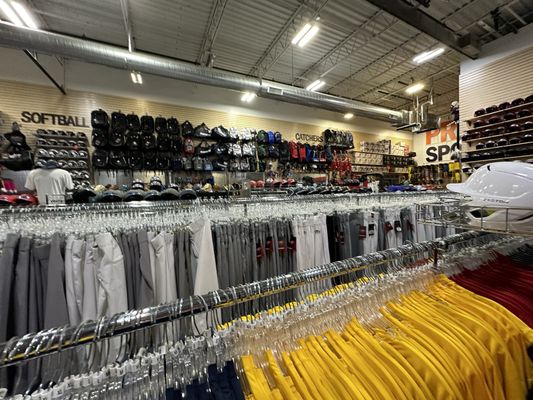 PRIME SPORTS MIDWEST - Updated January 2026 - 137 Photos - 1550 Ocello ...