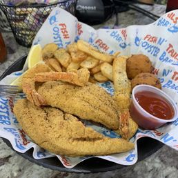 FISH N TAILS OYSTER BAR - Updated July 2025 - 465 Photos & 524 Reviews ...