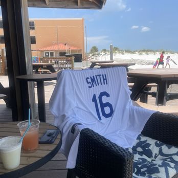 FLIPPERS BEACH BAR - Updated November 2025 - 37 Photos & 32 Reviews ...