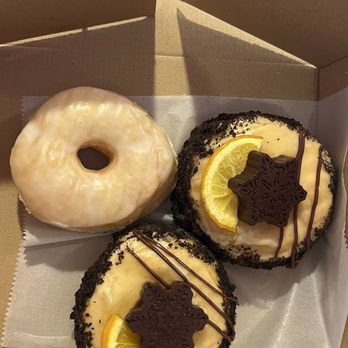 DEVIANT DONUTS - Updated December 2024 - 503 Photos & 209 Reviews - 27 ...