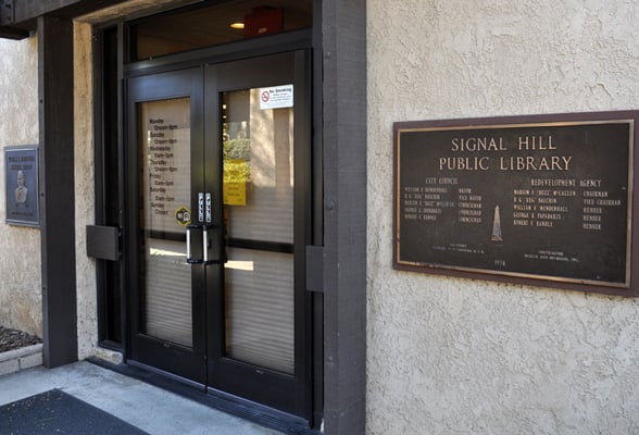 SIGNAL HILL LIBRARY - 29 Photos & 24 Reviews - 1800 E Hill St, Signal ...