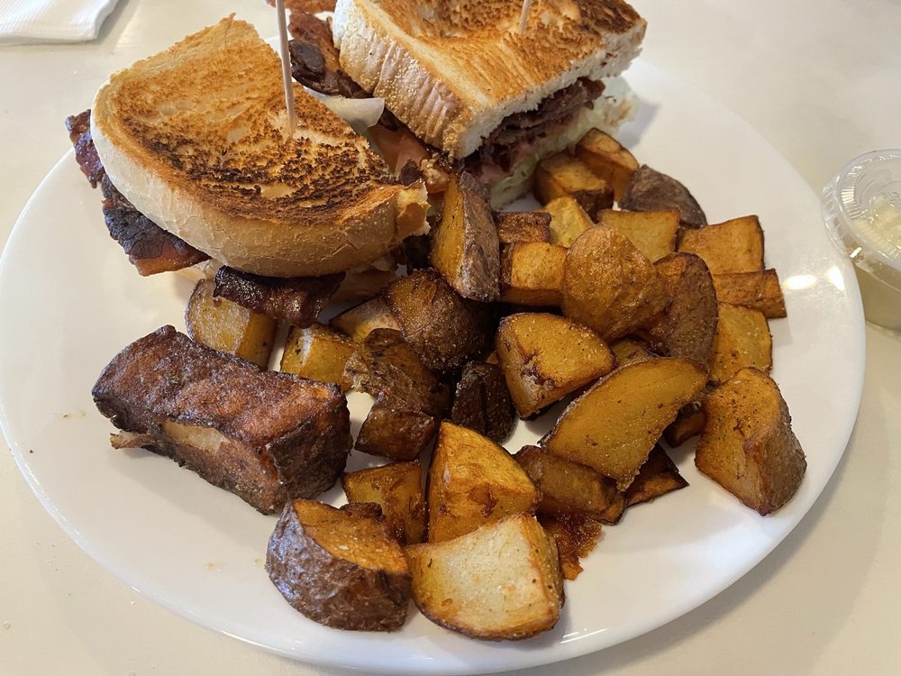 TURNAROUND RESTAURANT - Updated December 2025 - 18 Photos & 18 Reviews ...