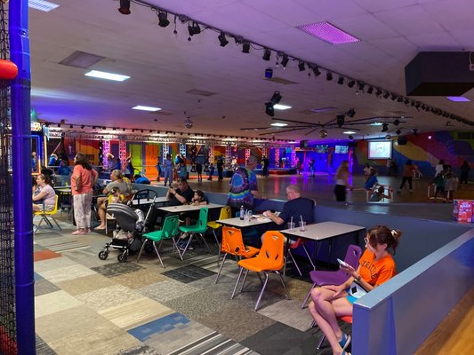 THE FUN SPOT - Updated May 2024 - 42 Photos & 43 Reviews - 1035 State ...