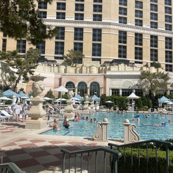 COMO POOLSIDE CAFÉ & BAR - Updated April 2025 - 48 Photos & 17 Reviews ...