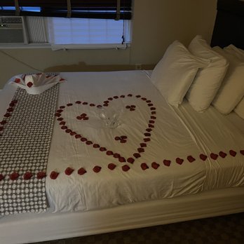 COLTS NECK INN HOTEL - Updated May 2025 - 43 Photos & 23 Reviews - 191 ...