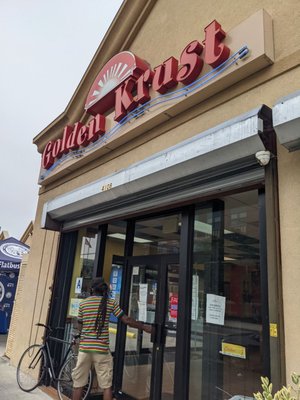 GOLDEN CRUST - Updated November 2024 - 10 Reviews - 1493-1515 Albany ...