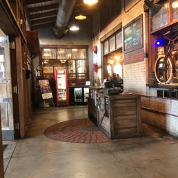 STRAP TANK BREWERY - Updated July 2025 - 443 Photos & 594 Reviews - 596 ...