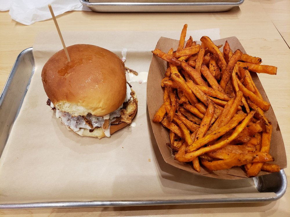 MOOYAH BURGERS, FRIES & SHAKES - 691 Photos & 715 Reviews - 5365 Alton ...