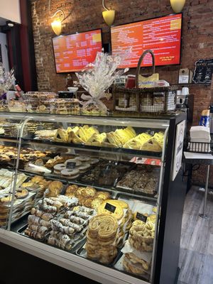 LA DOLCE VITA COURTHOUSE BAKERY - Updated November 2025 - 119 Photos ...